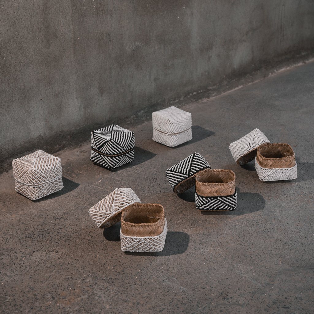 Facebook Pinterest Twitter